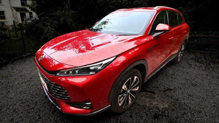Is the 2025 MG HS the Best SUV of the Year? Quick Review - Dal Motors