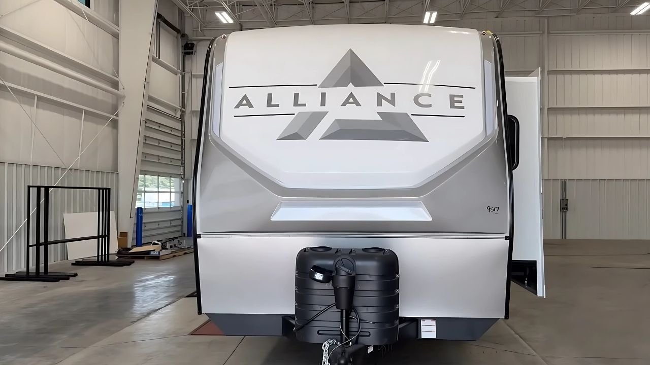 2025 Alliance Avenue TT 332RL - Specs, Price, Floor Plan - Dal Motors