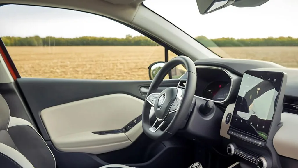 First Look: What's New in the 2025 Renault Clio? - Dal Motors