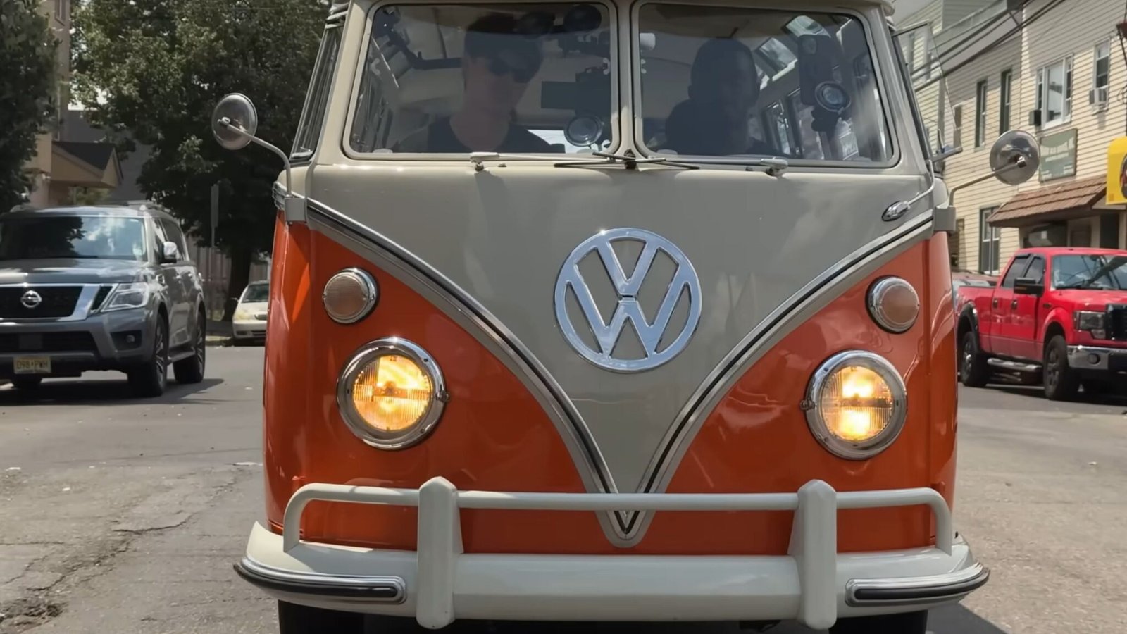 2025 VW ID. Buzz Minibus Review: A Modern Twist on a Classic Icon - Dal ...