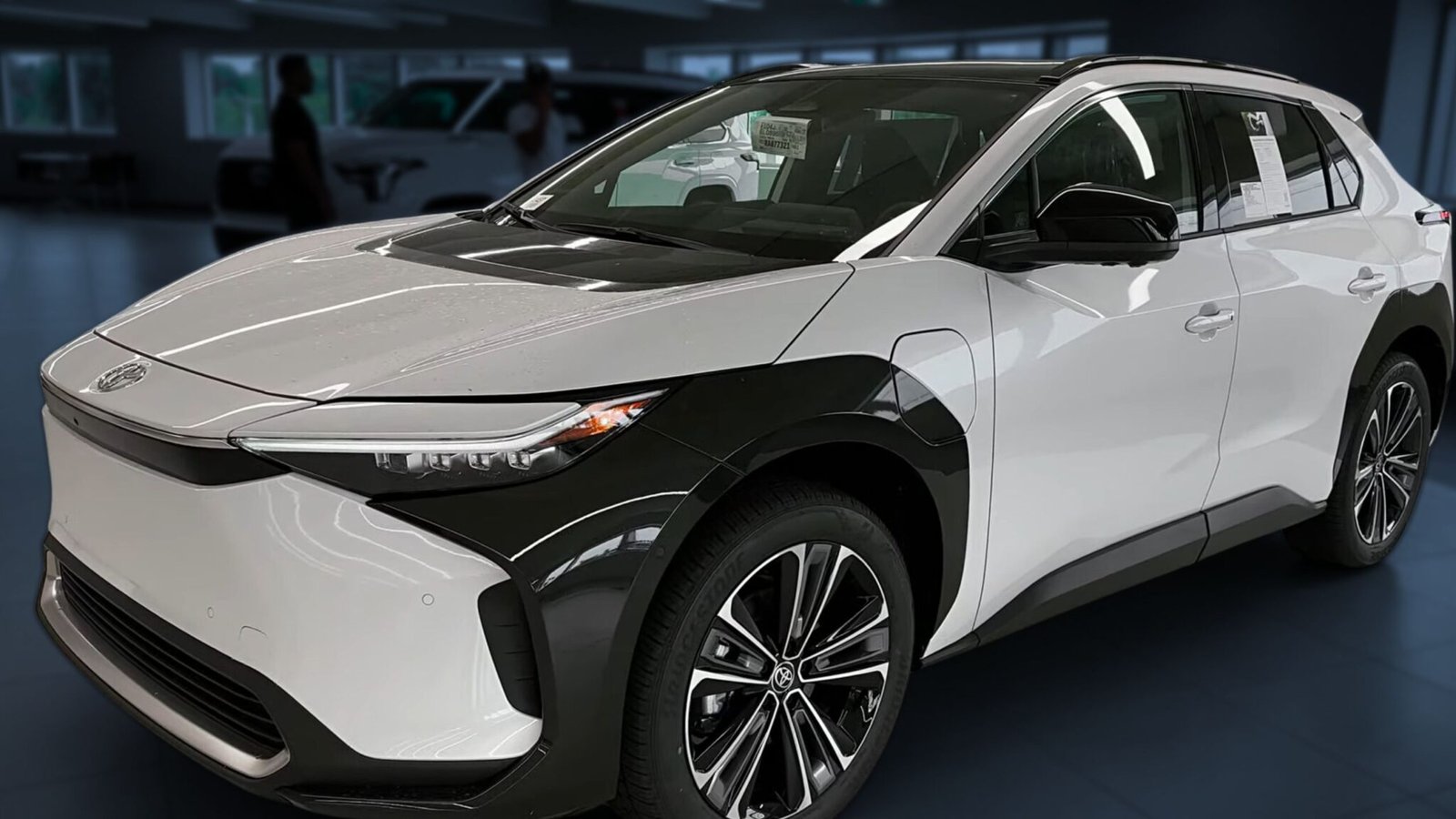 Lexus RZ vs. Toyota bZ4X: The Best City EVs for 2025 - Dal Motors