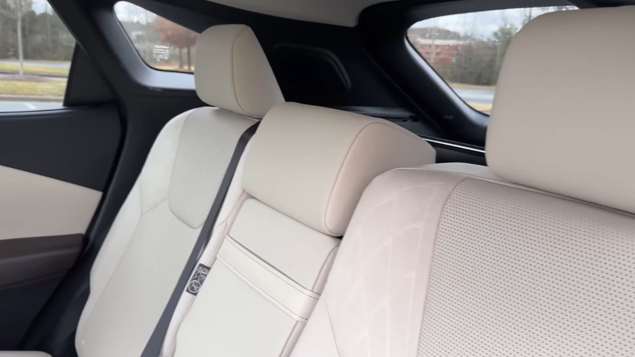 The Good & The Bad: 2025 Lexus RX Plug-In Hybrid Explained - Dal Motors